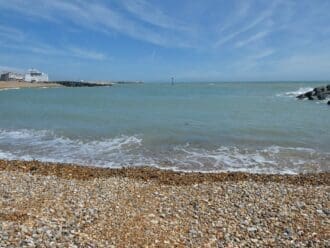 JUST BEACHY! - Folkestone & Hythe : Folkestone & Hythe